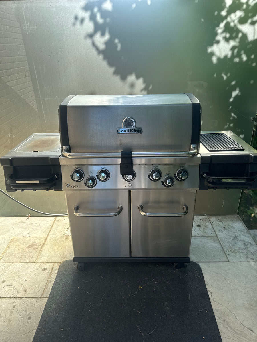 Broil King Regal 5 Burner Natural Gas BBQ (*retail $1,900) – Sell My ...