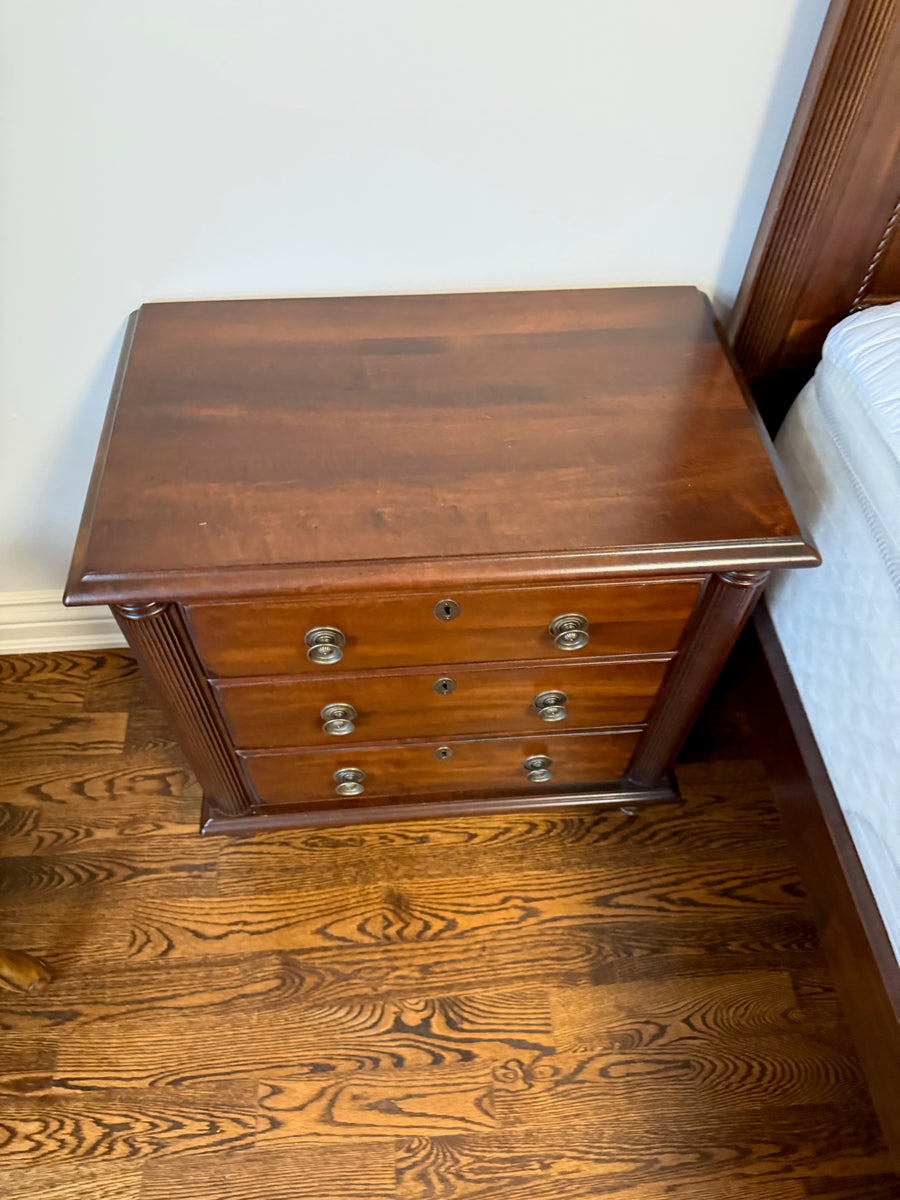 Pair of Durham Furniture Savile Row Nightstands # 2 – Sell My Stuff ...