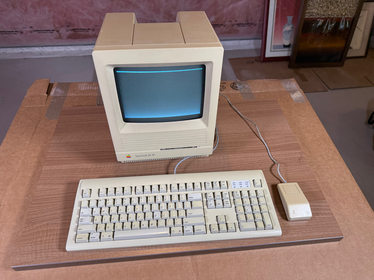 Vintage Apple Macintosh SE/30 M5119 Computer with Keyboard and Mouse ...