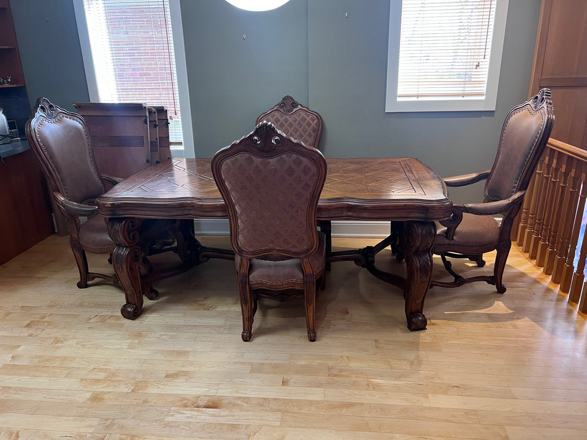 Michael Amini Signature Series by AICO 'Eden' Dining Table + 4 Chairs ...