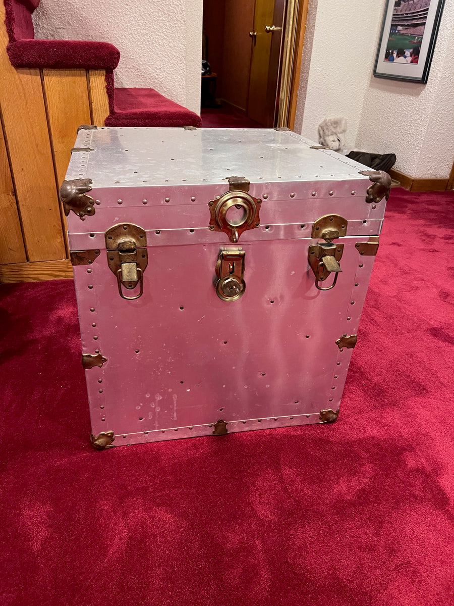 Vintage Metal Trunk – Sell My Stuff Canada - Canada's Content and ...