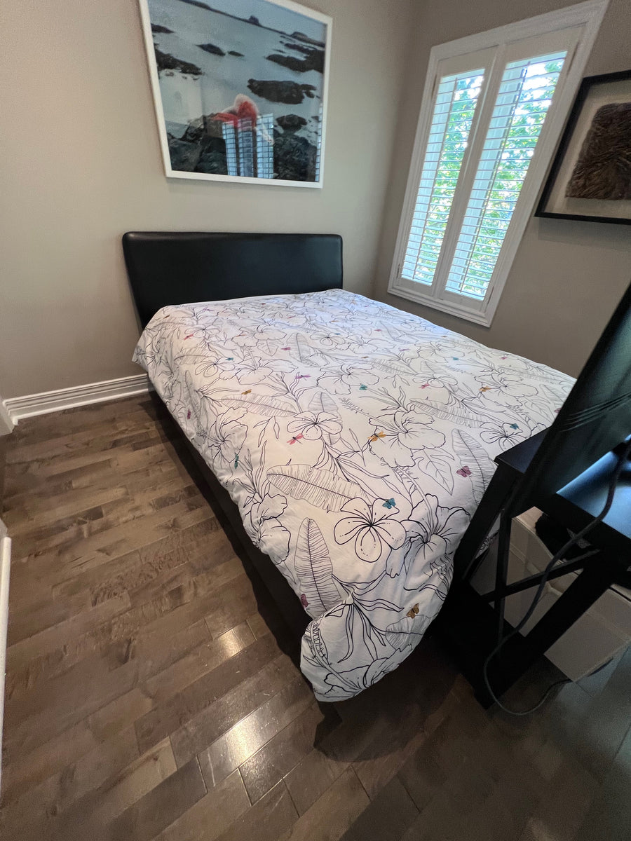 Queen Black Bonded Leather Bed Frame – Sell My Stuff Canada - Canada's ...