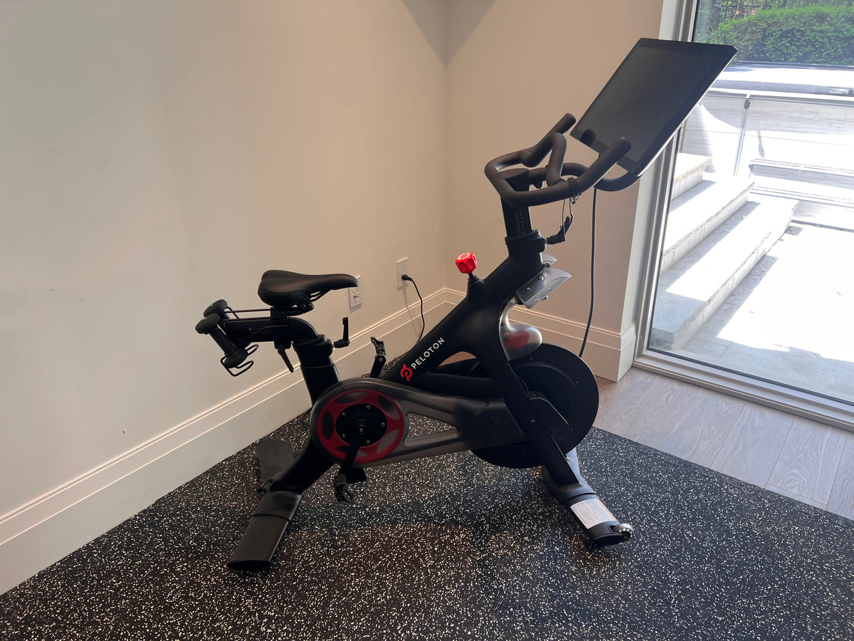Peloton Bike 2nd Generation Model: PLTN-RB1VO – Sell My Stuff Canada ...