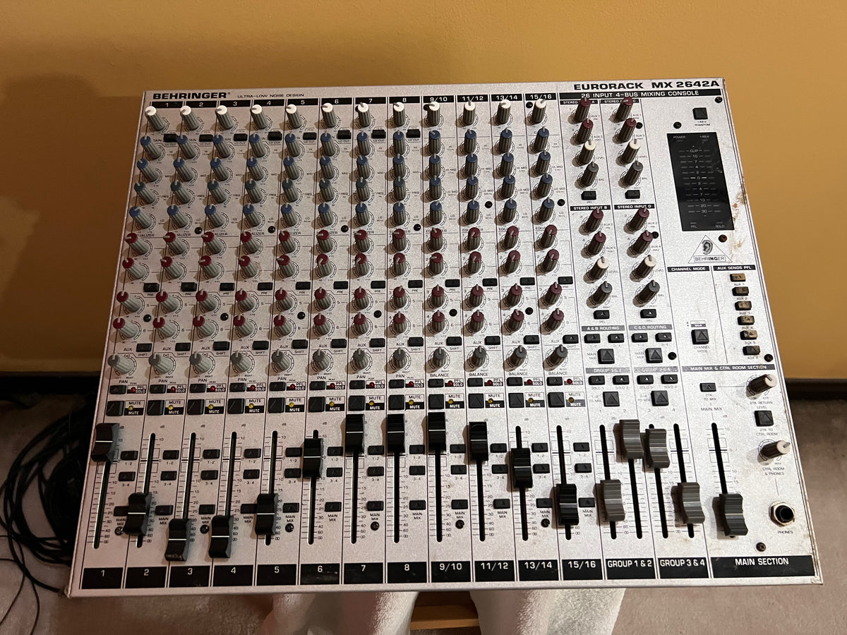 Behringer Eurorack MX2642A Mixing Console – Sell My Stuff Canada ...