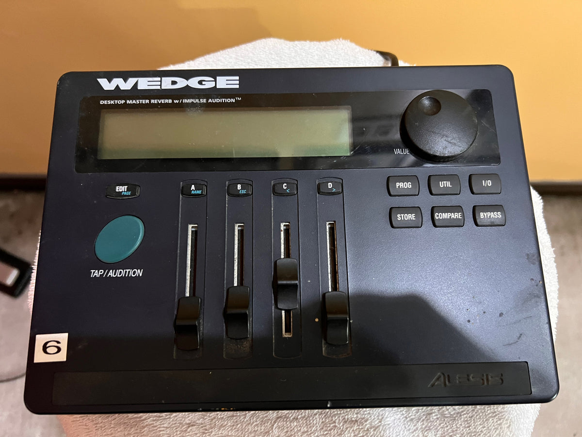 Alesis Wedge Desktop Master Reverb – Sell My Stuff Canada - Canada's ...