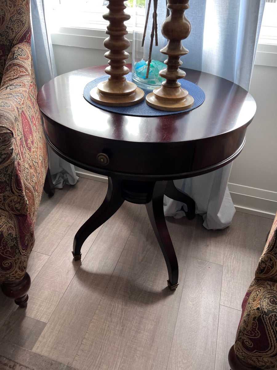 Bombay Company Round Accent Table – Sell My Stuff Canada - Canada's ...