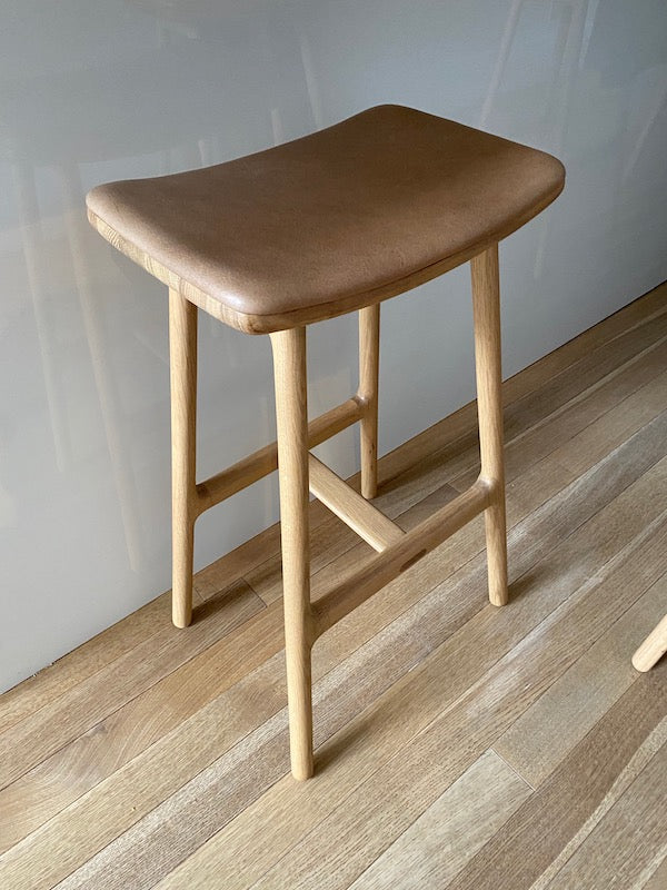 BRAND NEW Article Esse Canyon Tan Light Oak Counter Stool (*5 Availabl ...