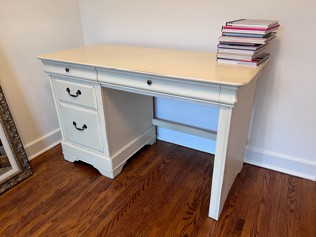 AP Industries White Desk – Sell My Stuff Canada - Canada's Content and ...