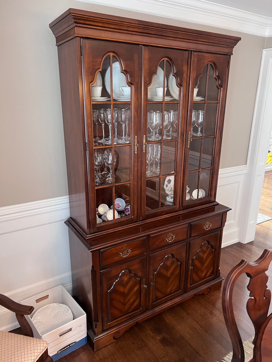 Knechtel Furniture China Cabinet – Sell My Stuff Canada - Canada's ...