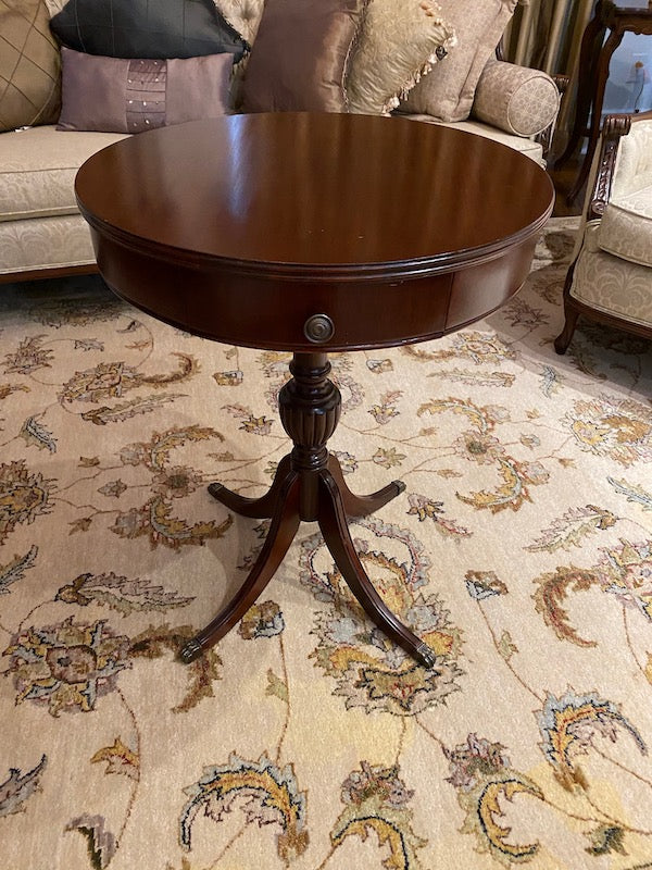 Round Duncan Phyfe Accent Table Sell My Stuff Canada Canada s Content and Estate Sale Specialists
