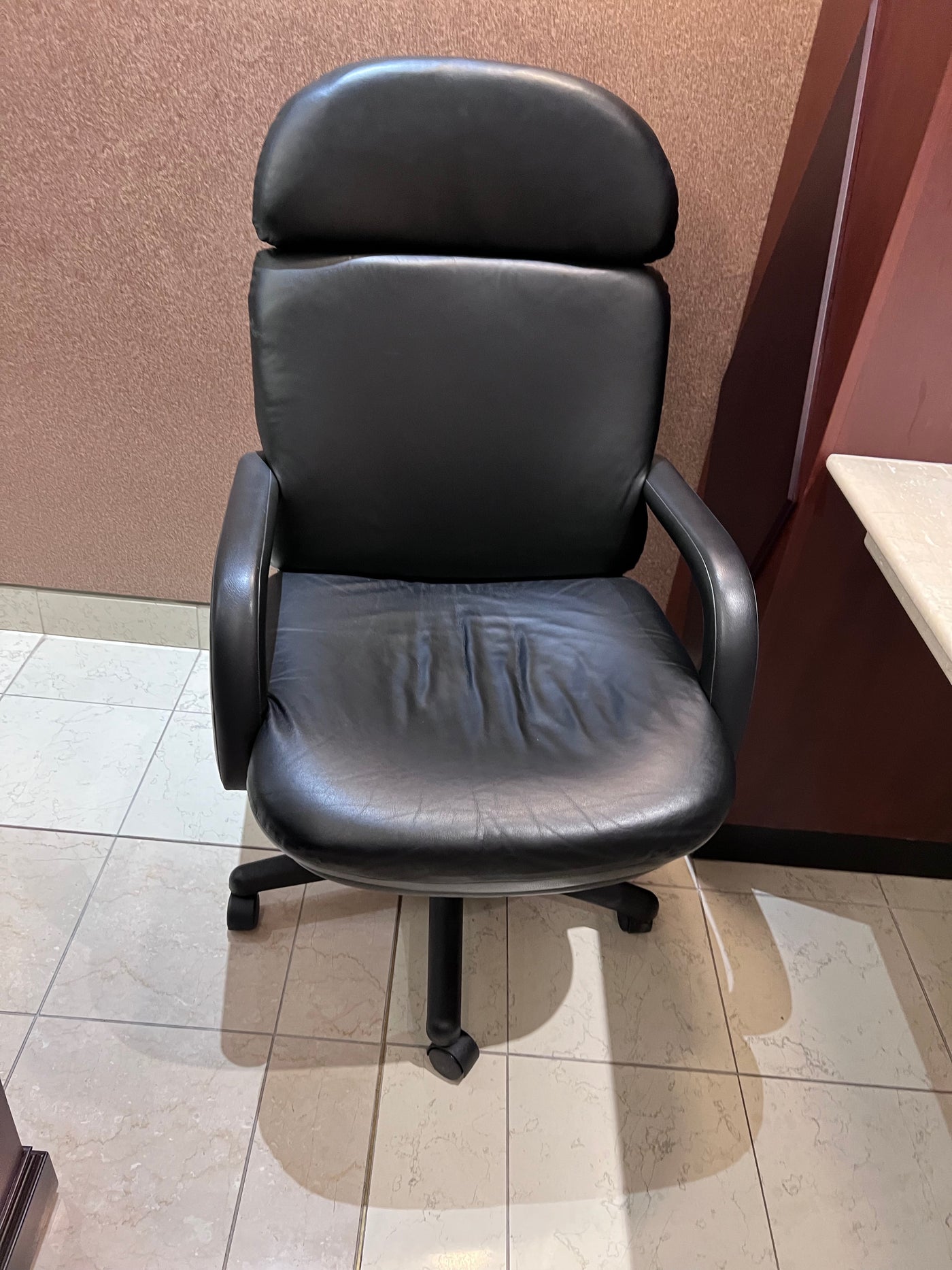 KP Seating Black Leather Office Chair Sell My Stuff Canada Canada s Content and Estate Sale Specialists