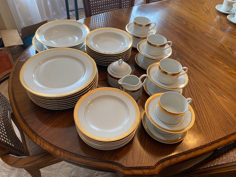 Epoch Collection- Victoria Gold Dinnerware Set – Sell My Stuff Canada ...