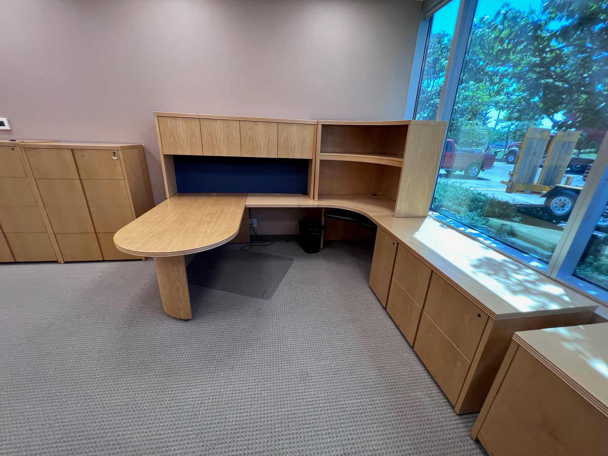 'Standard Desk' Left Facing Office Desk – Sell My Stuff Canada - Canada ...