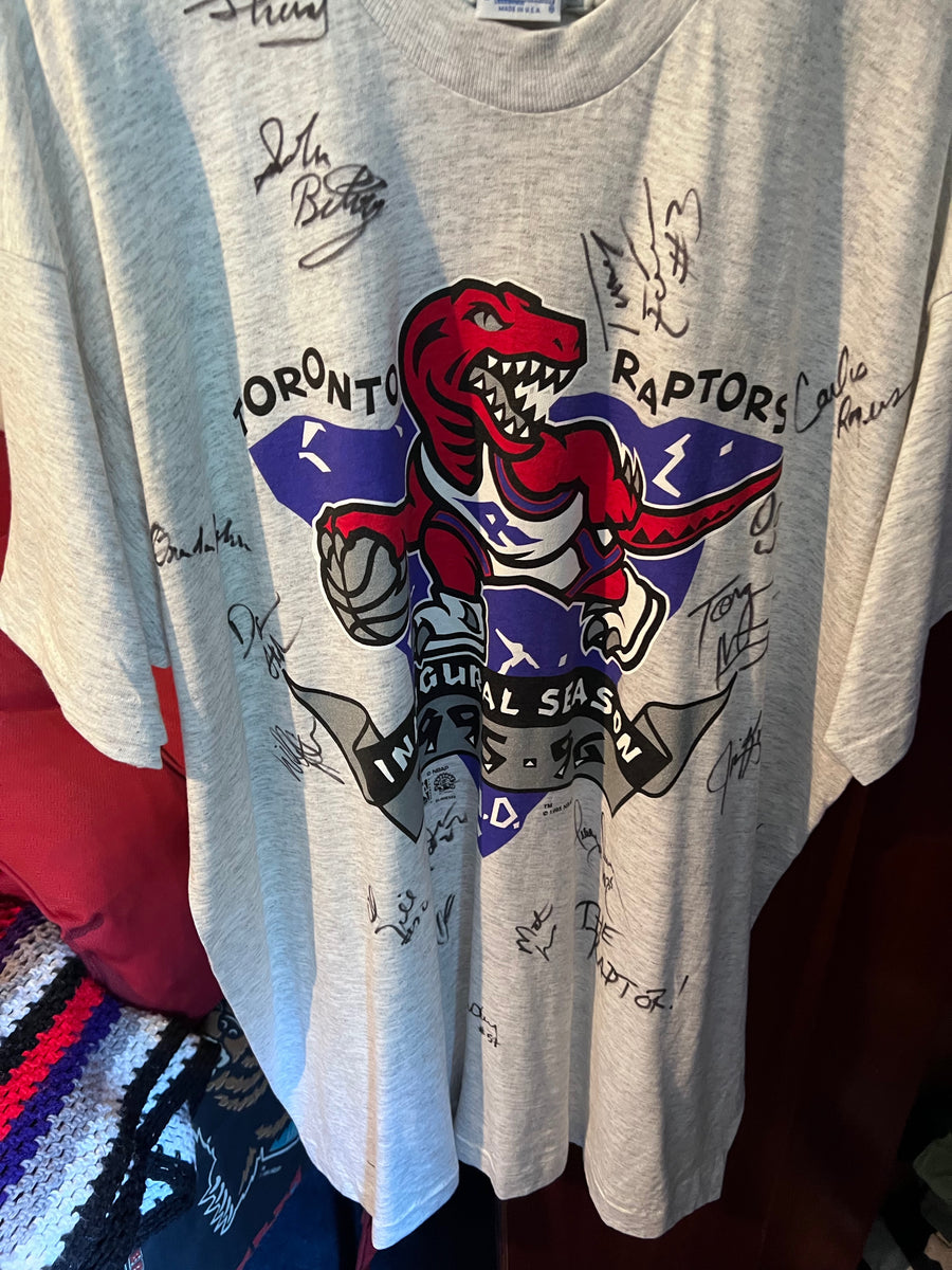 Toronto Raptors Inaugural Season 1995-96 Signed Shirt – Sell My Stuff ...